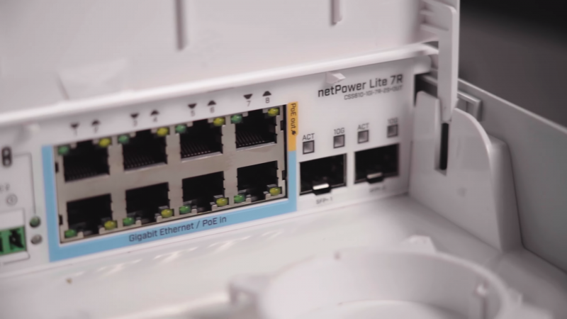 Коммутатор MikroTik netPower Lite 7R CSS610-1Gi-7R-2S+OUT